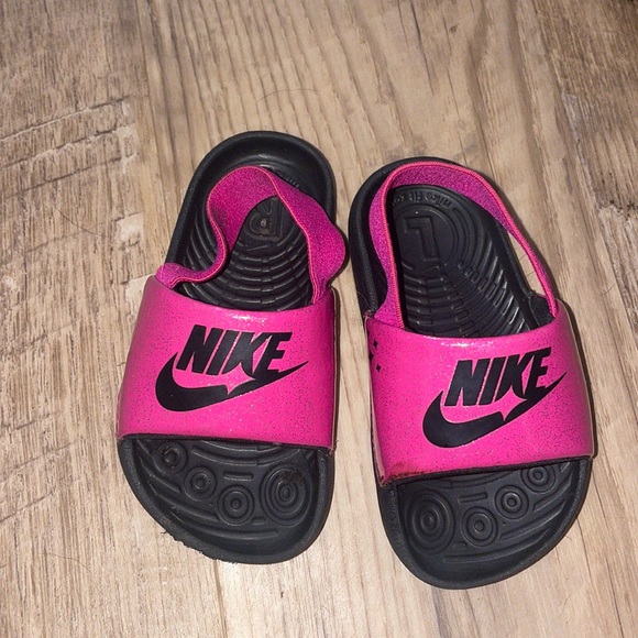 Nike | Shoes | Nike Sandals Size 6 | Poshmark